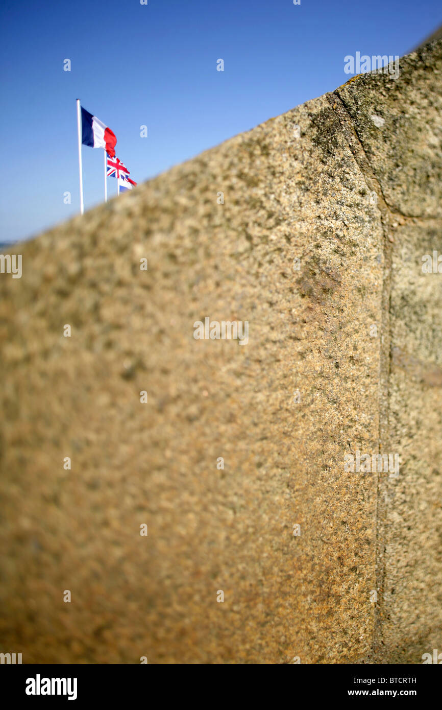 Allied flags memorial d day landing hi-res stock photography and images ...