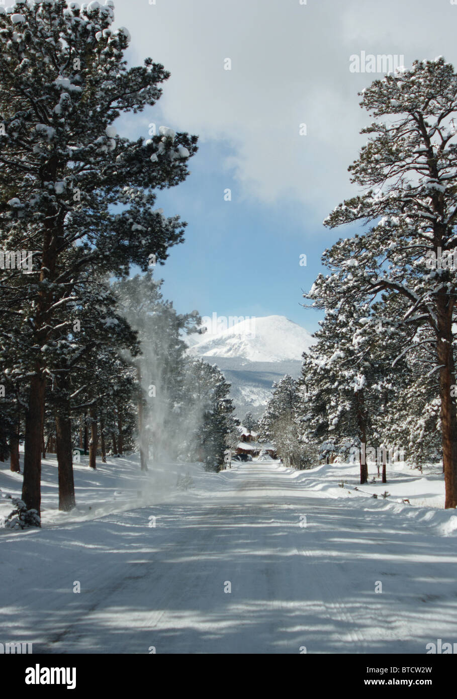 Snow scene in the mountains Estes Park Colorado Stock Photo - Alamy