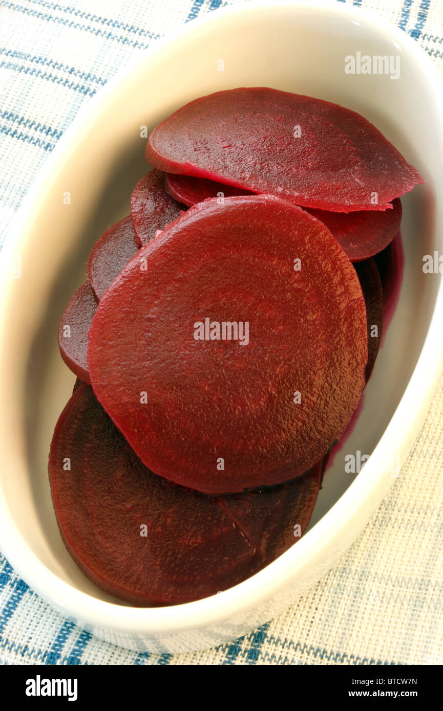 sliced organic beet root in a white bowl Stock Photo - Alamy