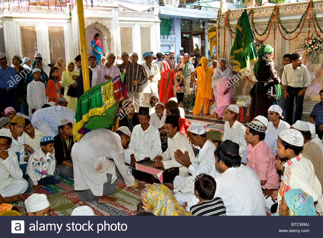 Qawwali High Resolution Stock Photography and Images - Alamy