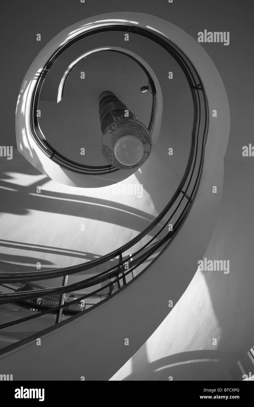 Spiral staircase art deco hi-res stock photography and images - Alamy