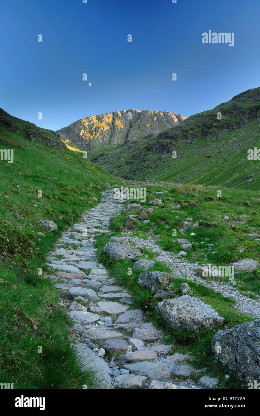 Mountain footpath hi-res stock photography and images - Alamy