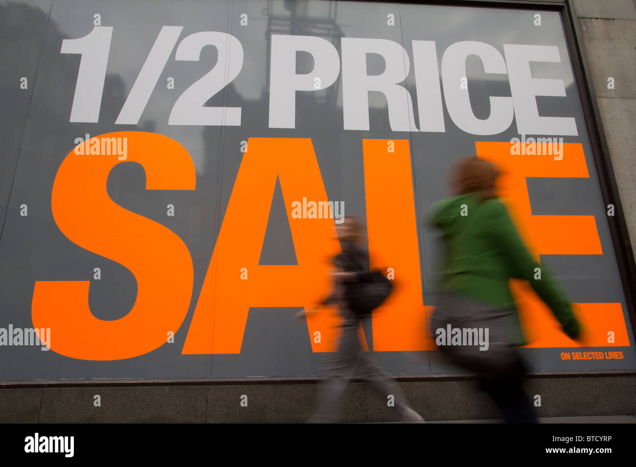 Half price sale sign hi-res stock photography and images - Alamy