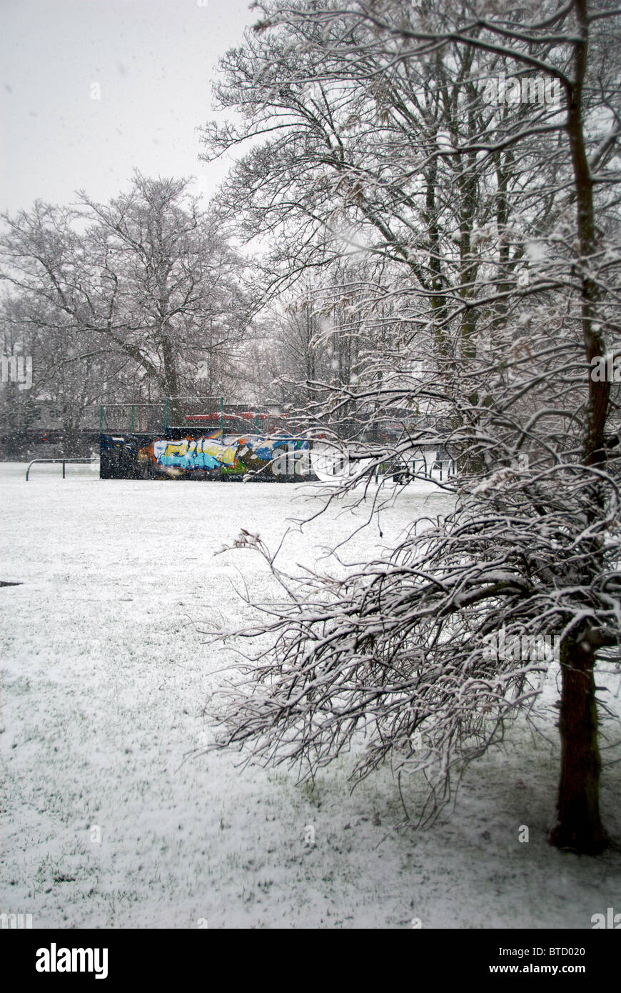 Victoria Park Newbury Berkshire Snow 2009 Stock Photo - Alamy