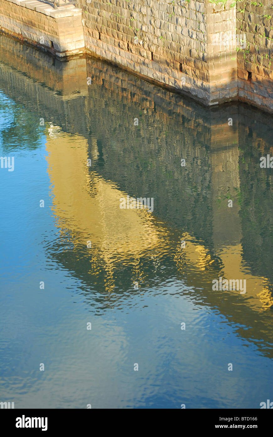 Miror building hi-res stock photography and images - Alamy