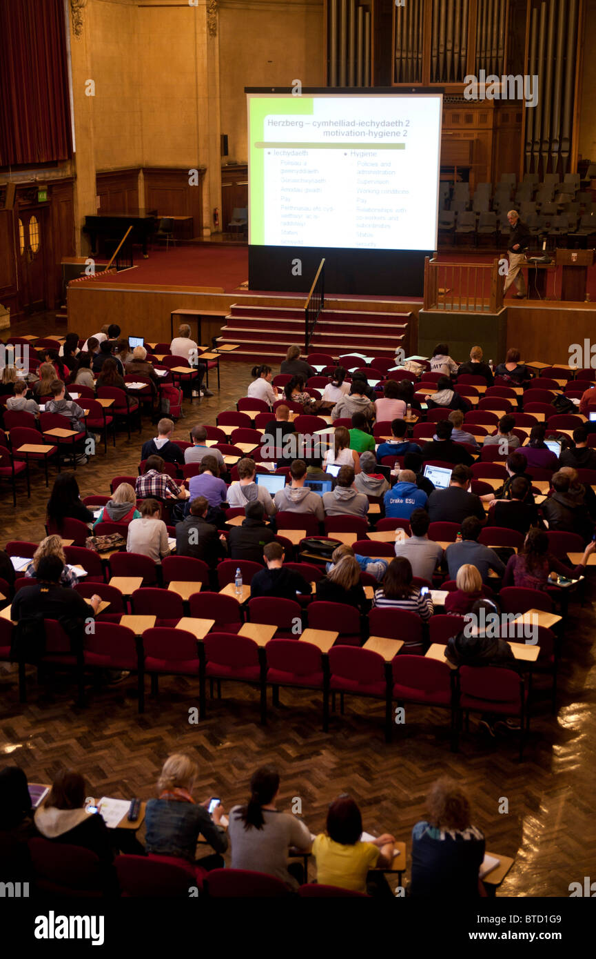 University lecture hall hi-res stock photography and images - Alamy