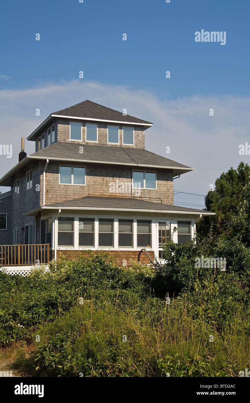 Three story windows hi-res stock photography and images - Alamy