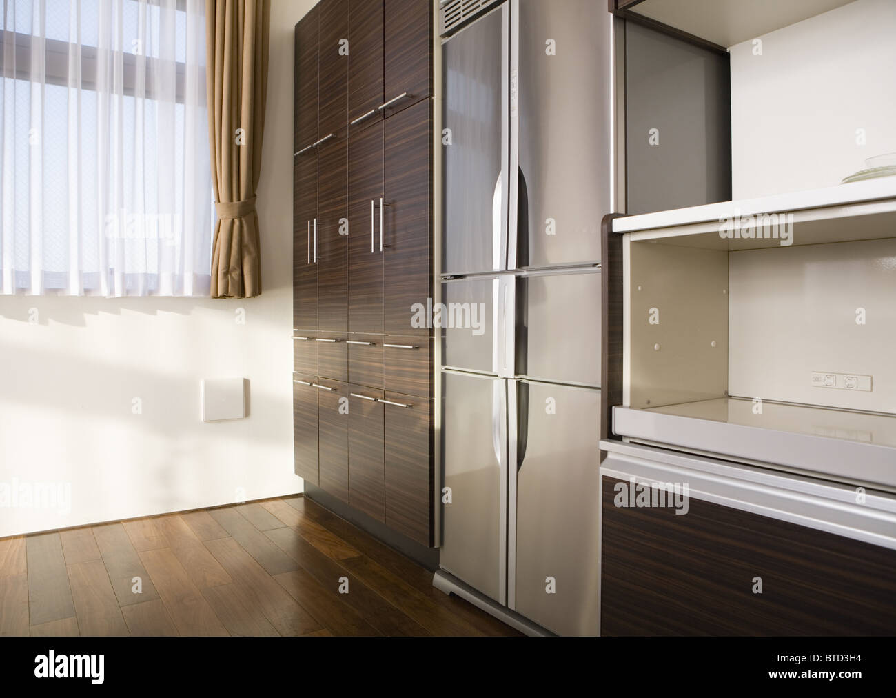 Window refrigerator hi-res stock photography and images - Alamy