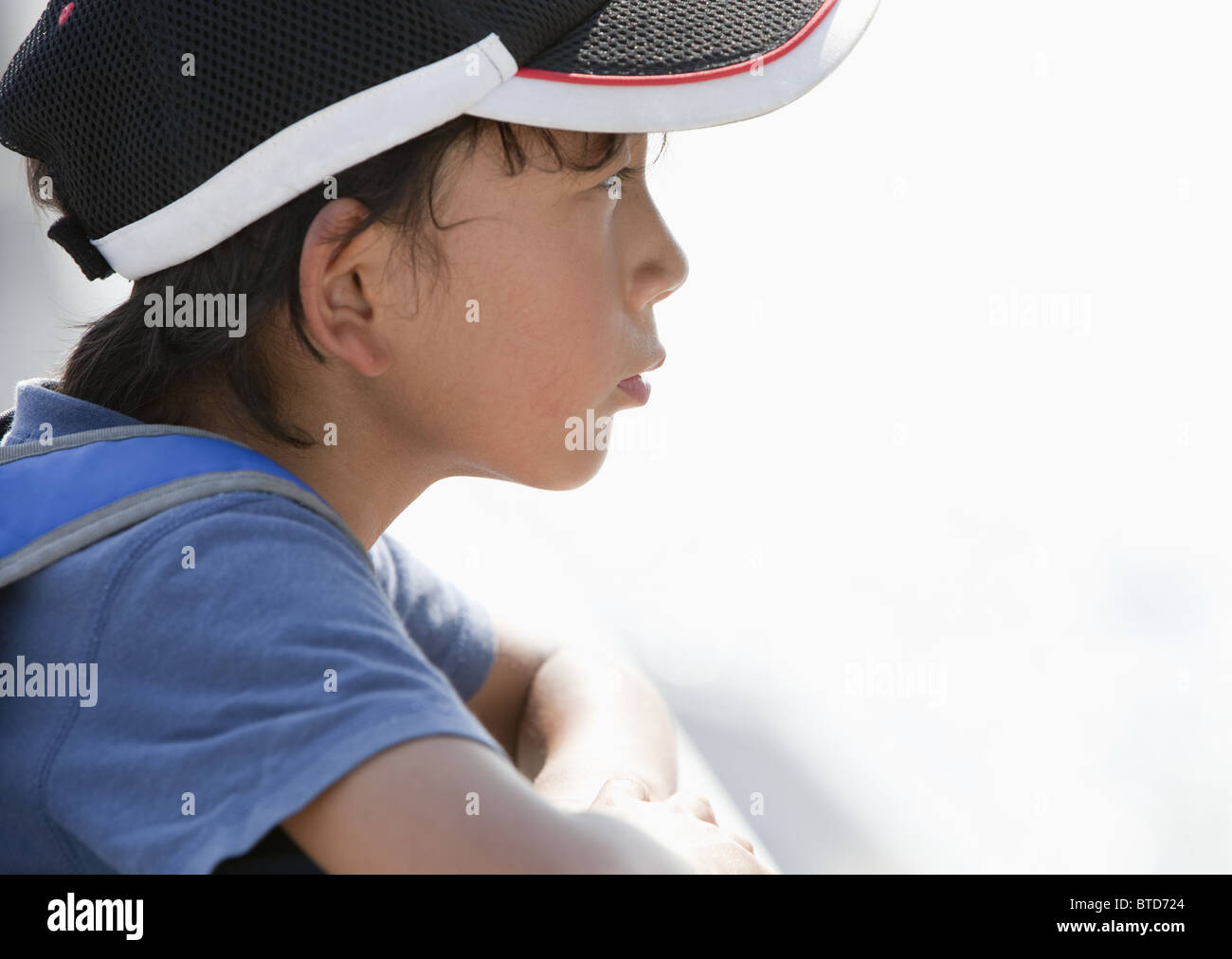 Side view of boy Stock Photo - Alamy