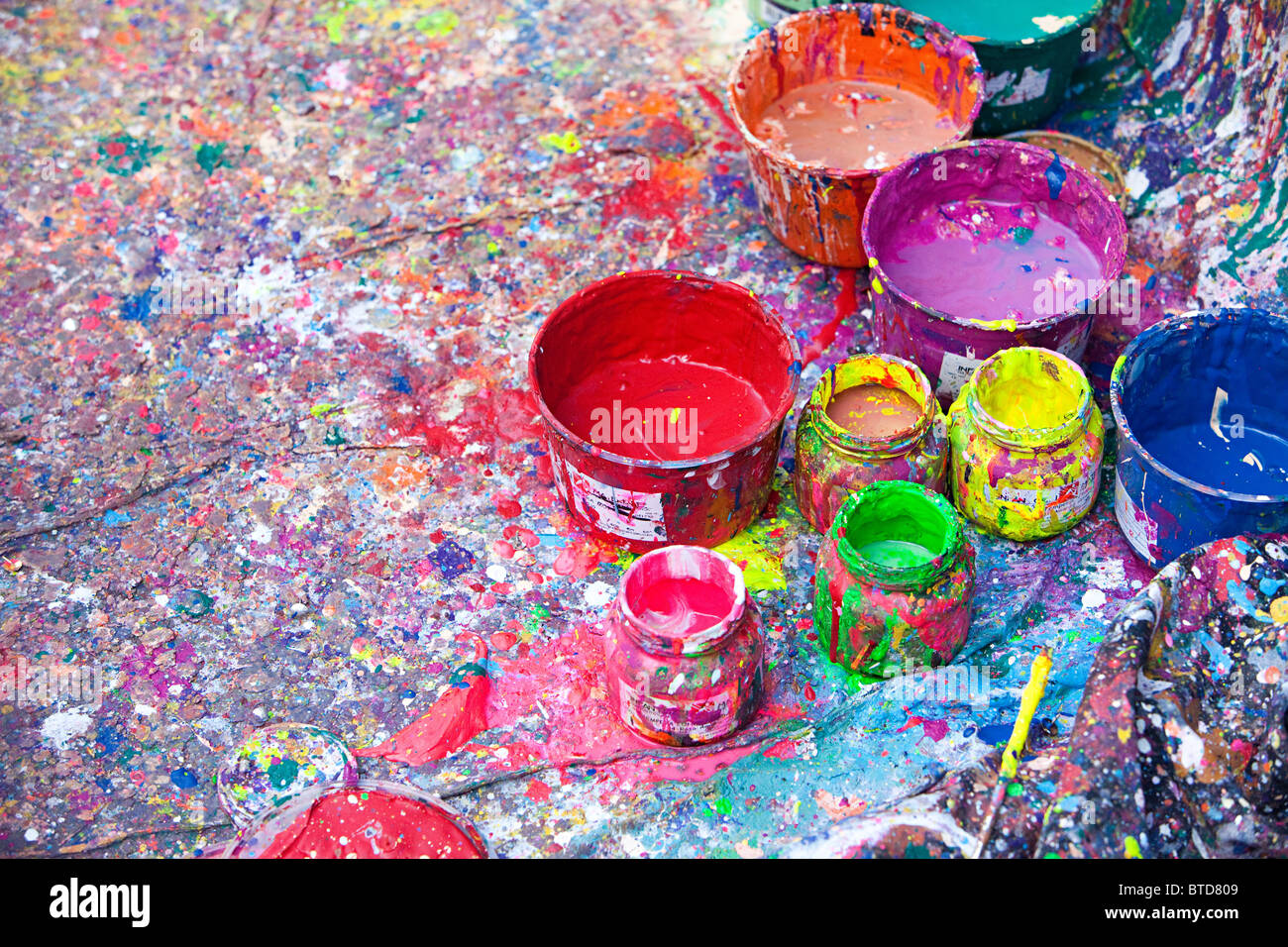 Paint Can Splash Stock Photos & Paint Can Splash Stock Images - Alamy