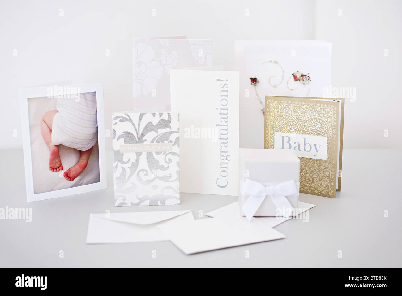 Newborn cards hi-res stock photography and images - Alamy