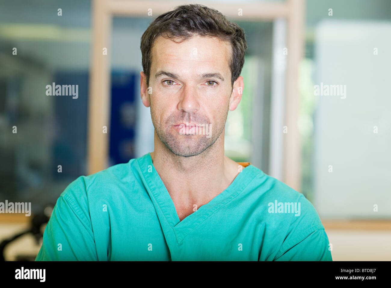 Male surgeon hi-res stock photography and images - Alamy