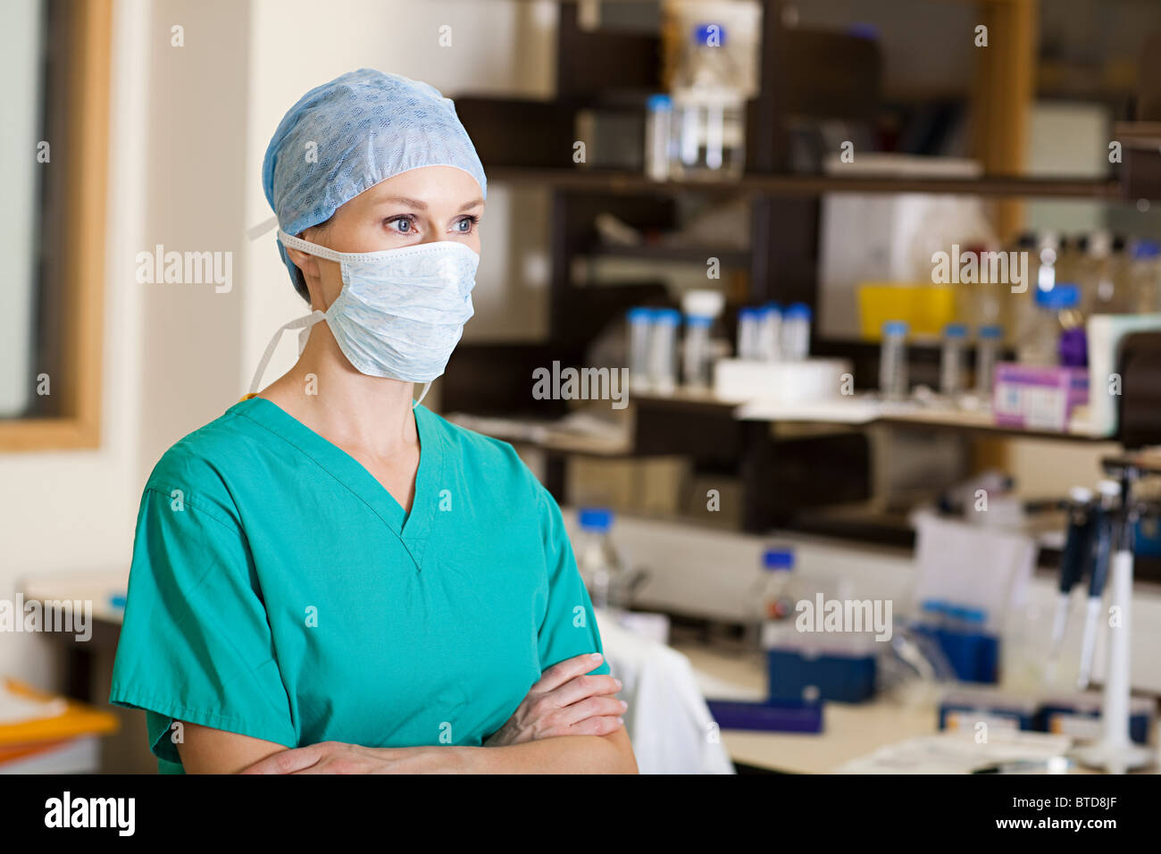Female surgeon in scrubs Stock Photo - Alamy