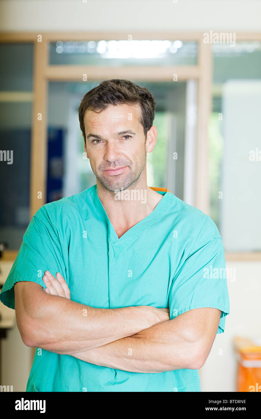 Male surgeon in scrubs Stock Photo - Alamy