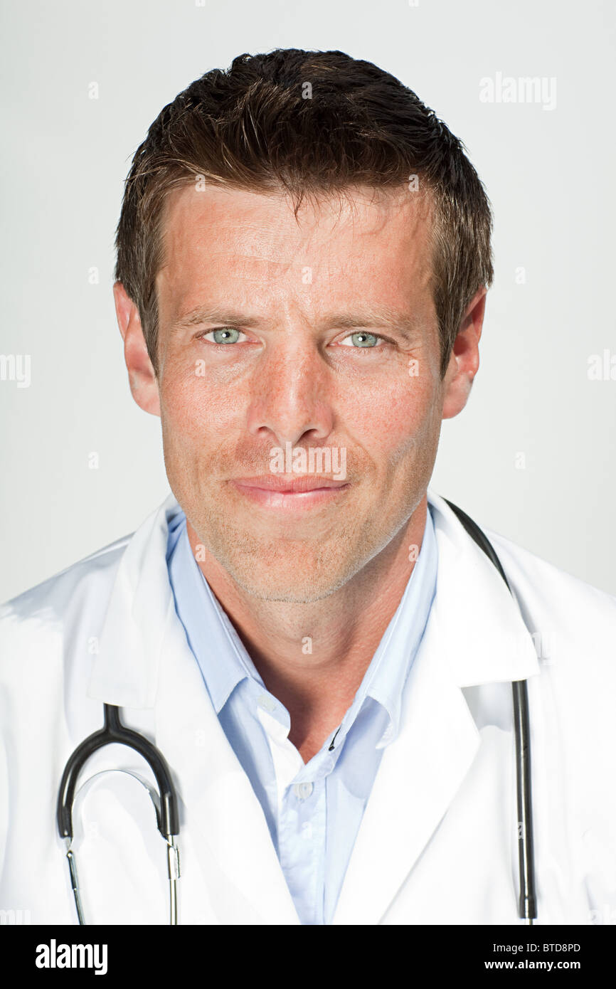 Portrait of a male doctor Stock Photo - Alamy