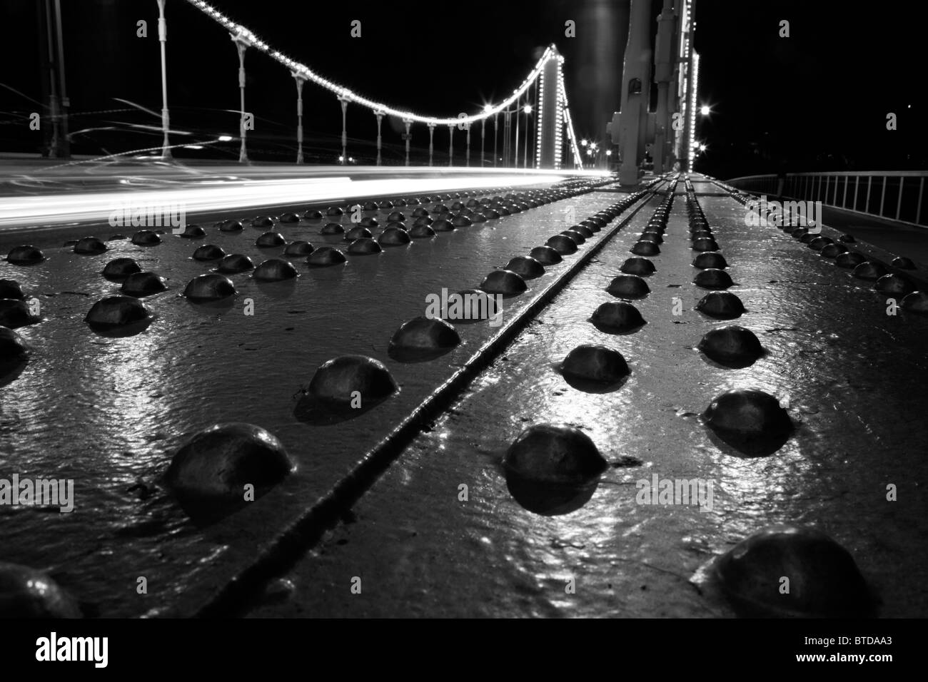 Chelsea Bridge At Night High Resolution Stock Photography and Images ...