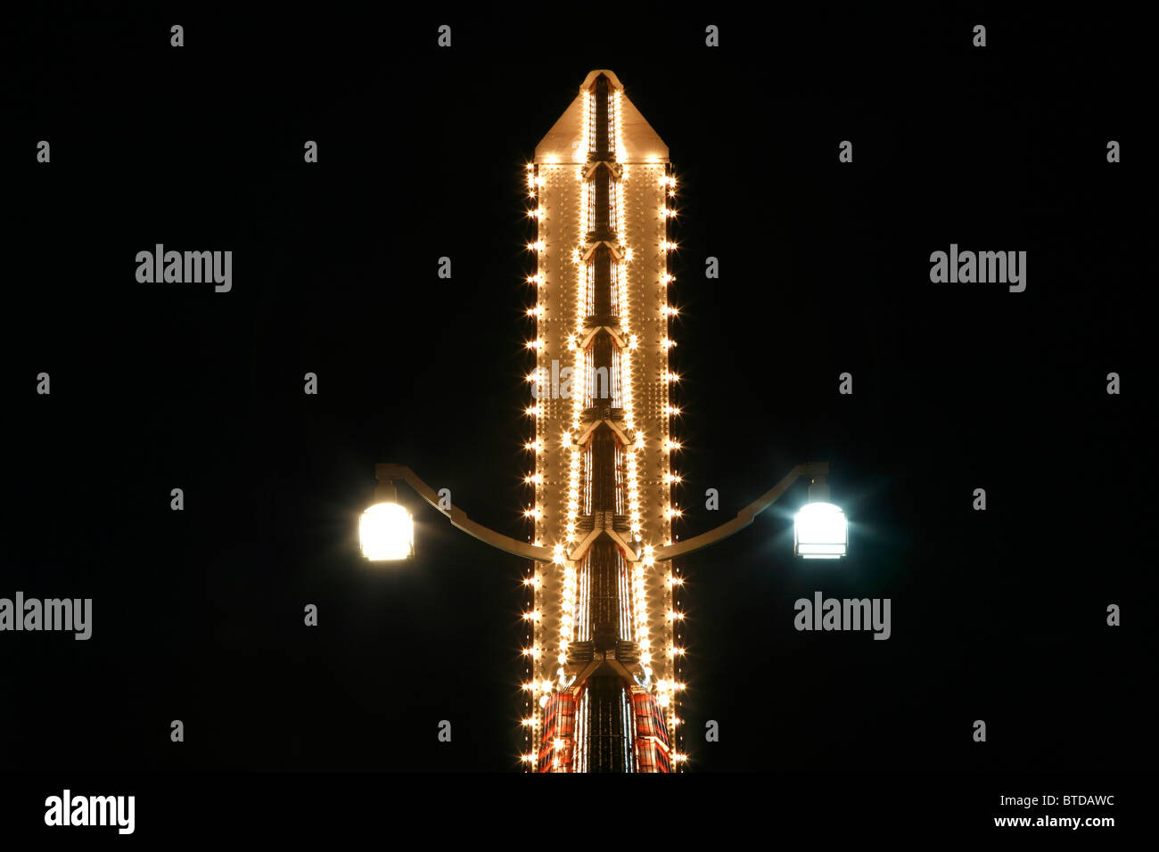 Detail of Chelsea Bridge lit up at night, Chelsea, London, UK Stock ...