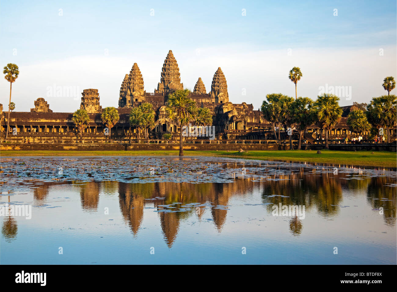 Angkorian architecture hi-res stock photography and images - Alamy