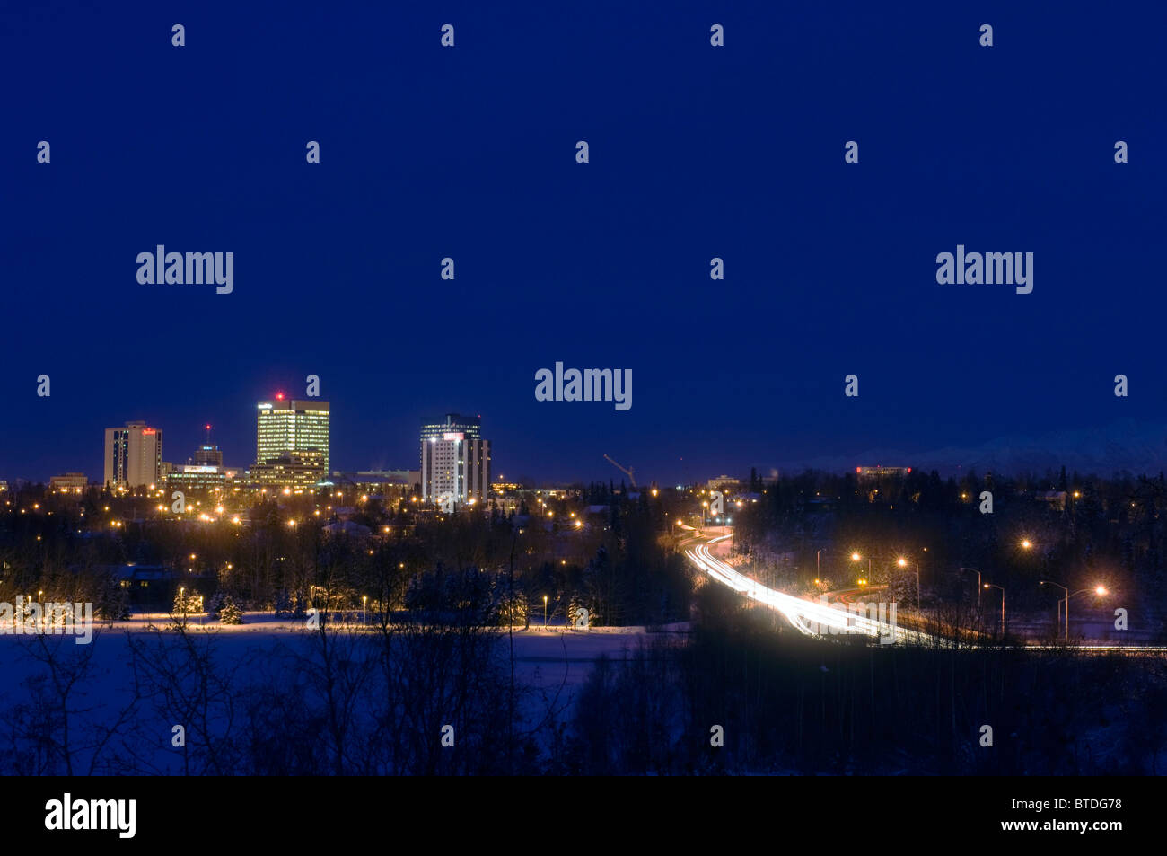 Skyline view anchorage alaska night hi-res stock photography and images ...