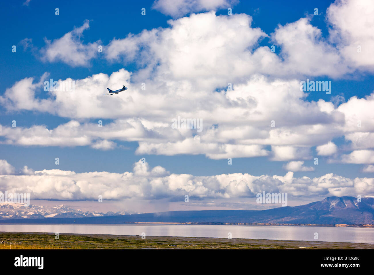 Plane taking off from Ted Stevens International Airport, Anchorage ...