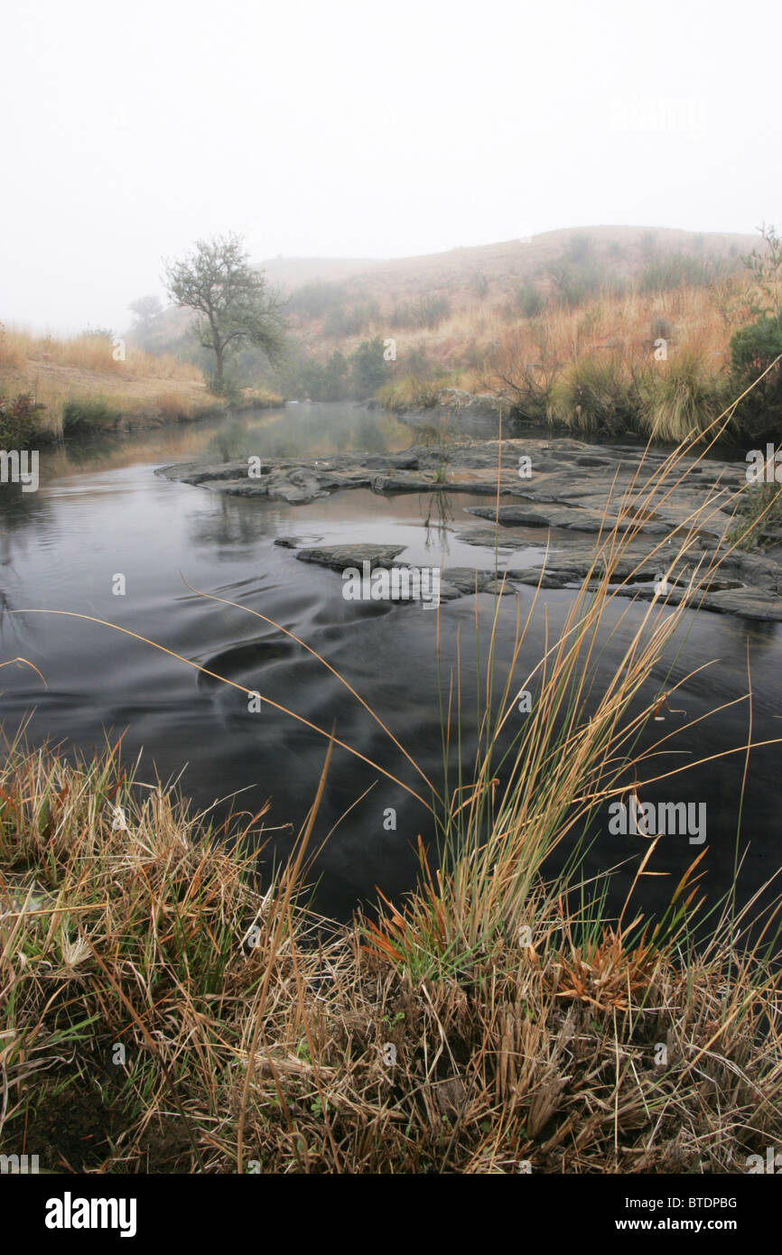 Rocks and scenic rivers hi-res stock photography and images - Alamy