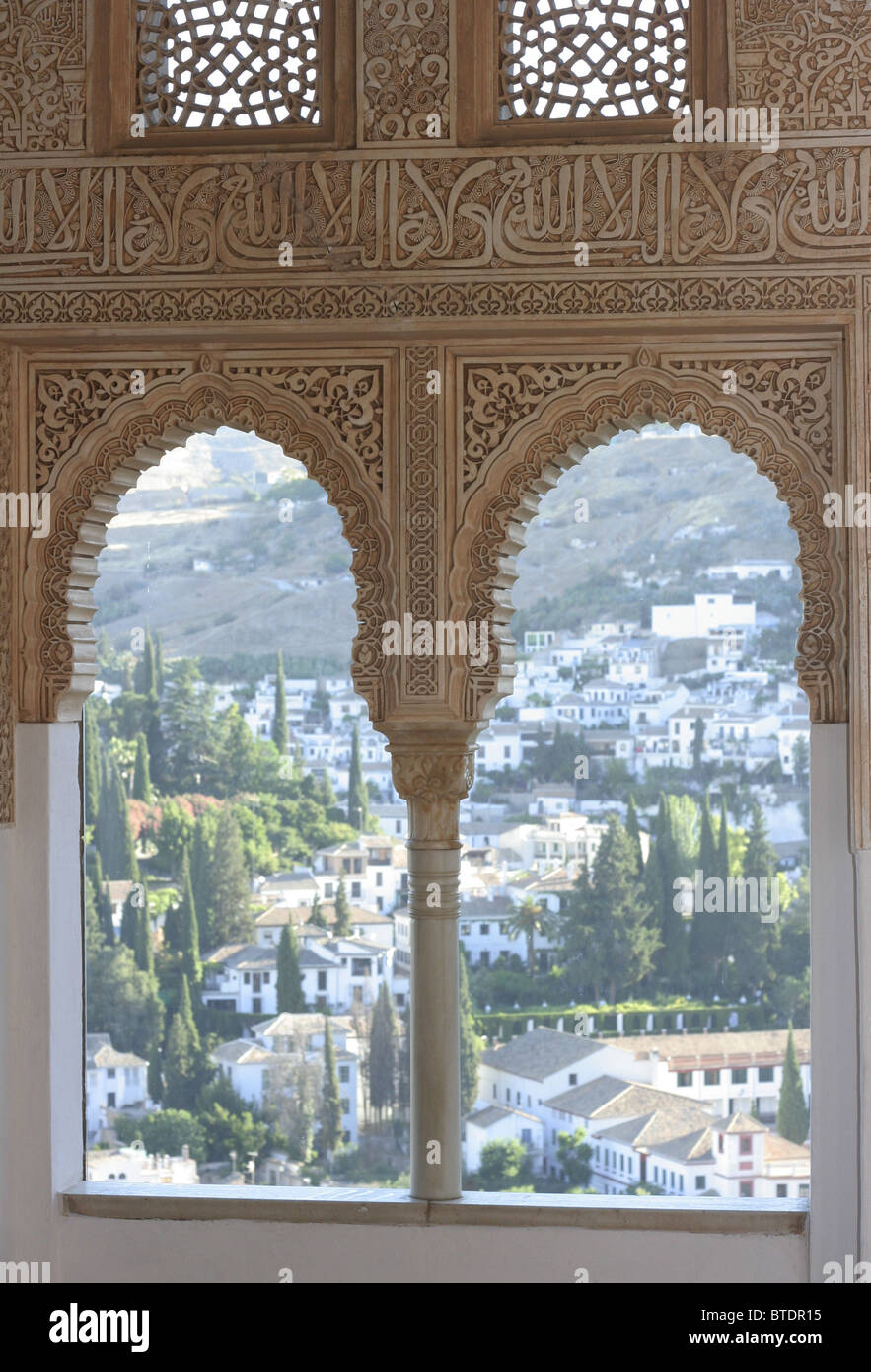 Details of Moorish architecture inside the Alhambra Palace, Granada ...