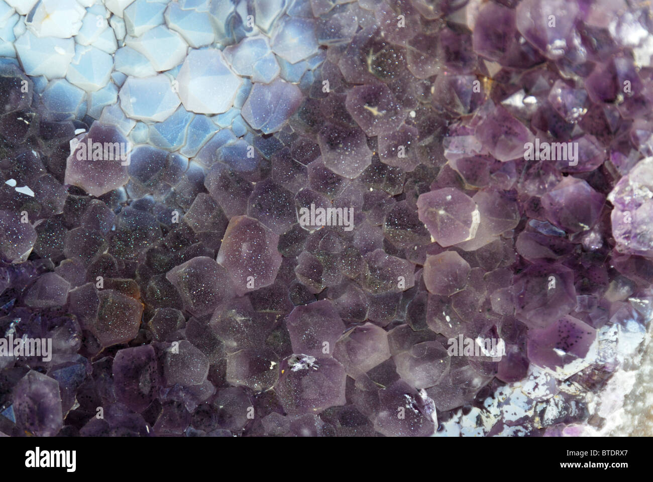 Crystals minerals close up stone hi-res stock photography and images ...