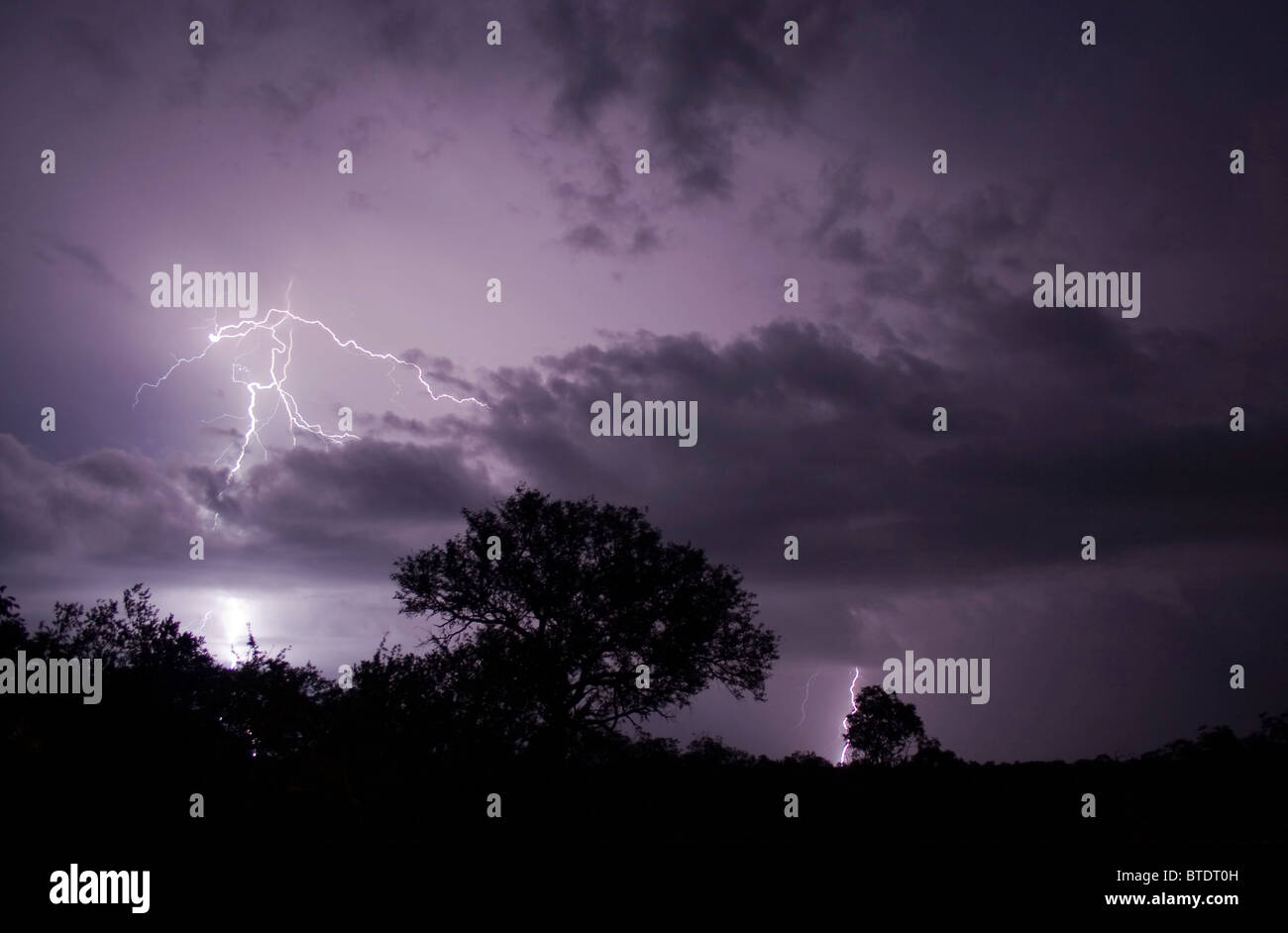 Lightning landscape hi-res stock photography and images - Alamy