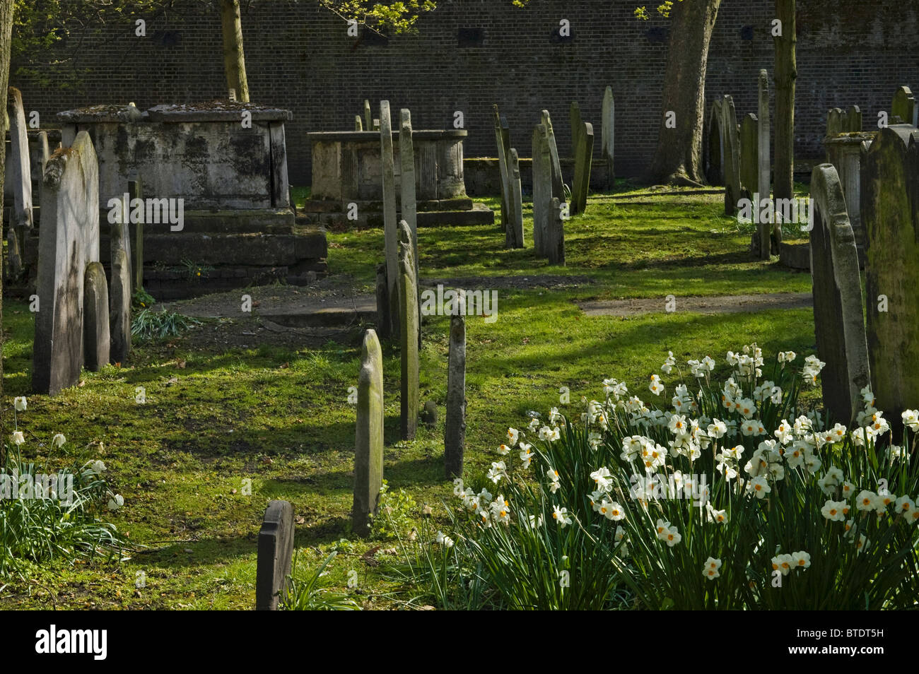 Bunhill Fields Burial Ground,London Stock Photo - Alamy