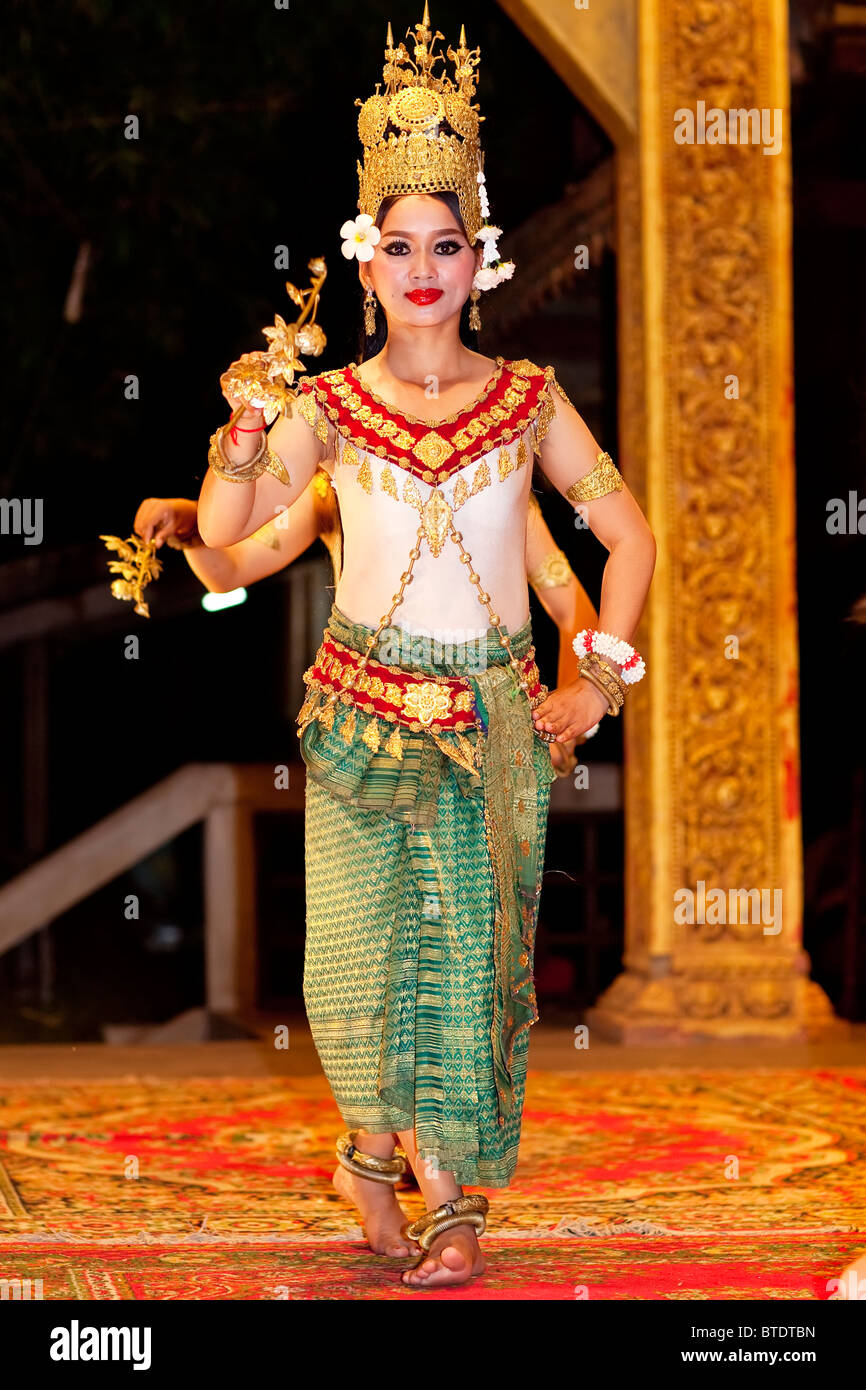 Traditional Apsara Dancer, Cambodia Stock Photo - Alamy