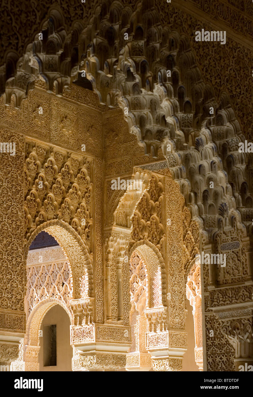 Details of Moorish architecture inside the Alhambra Palace, Granada ...