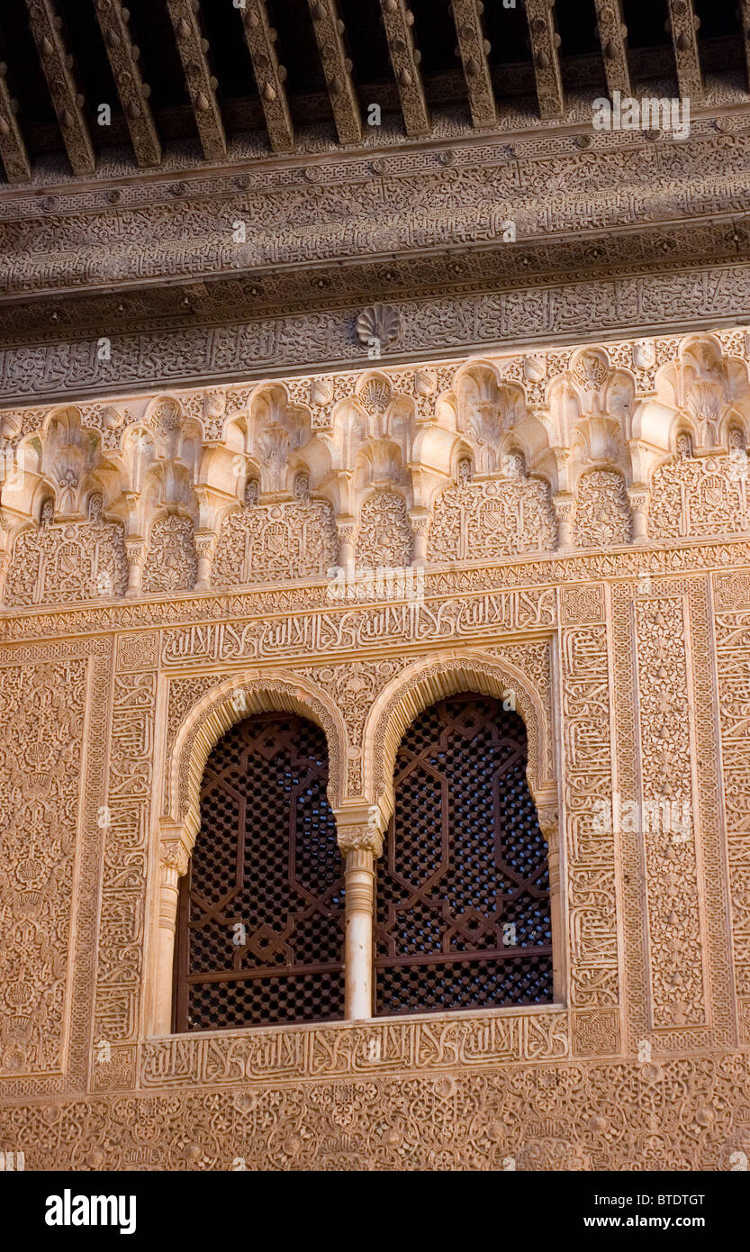 Details of Moorish architecture inside the Alhambra Palace, Granada ...