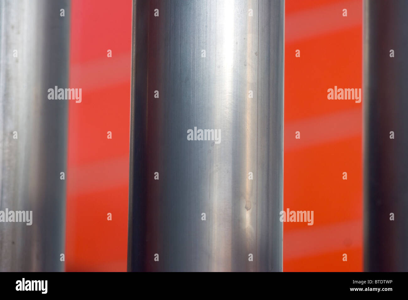 Silver metal tubes hi-res stock photography and images - Alamy