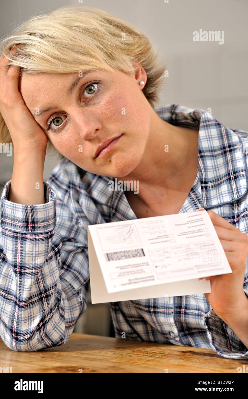 Sick pay note hi-res stock photography and images - Alamy