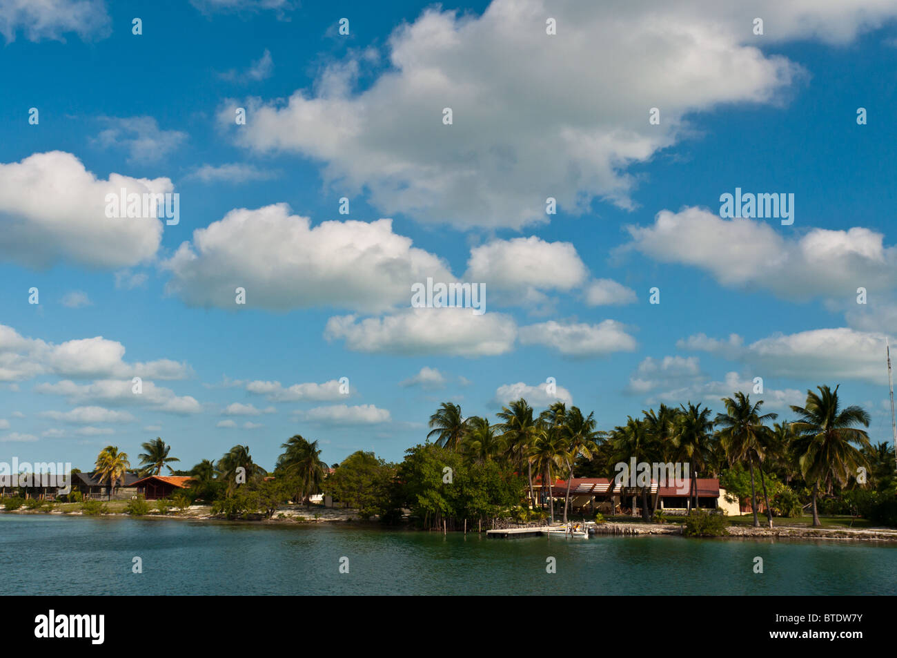 Views of water and sky hi-res stock photography and images - Alamy