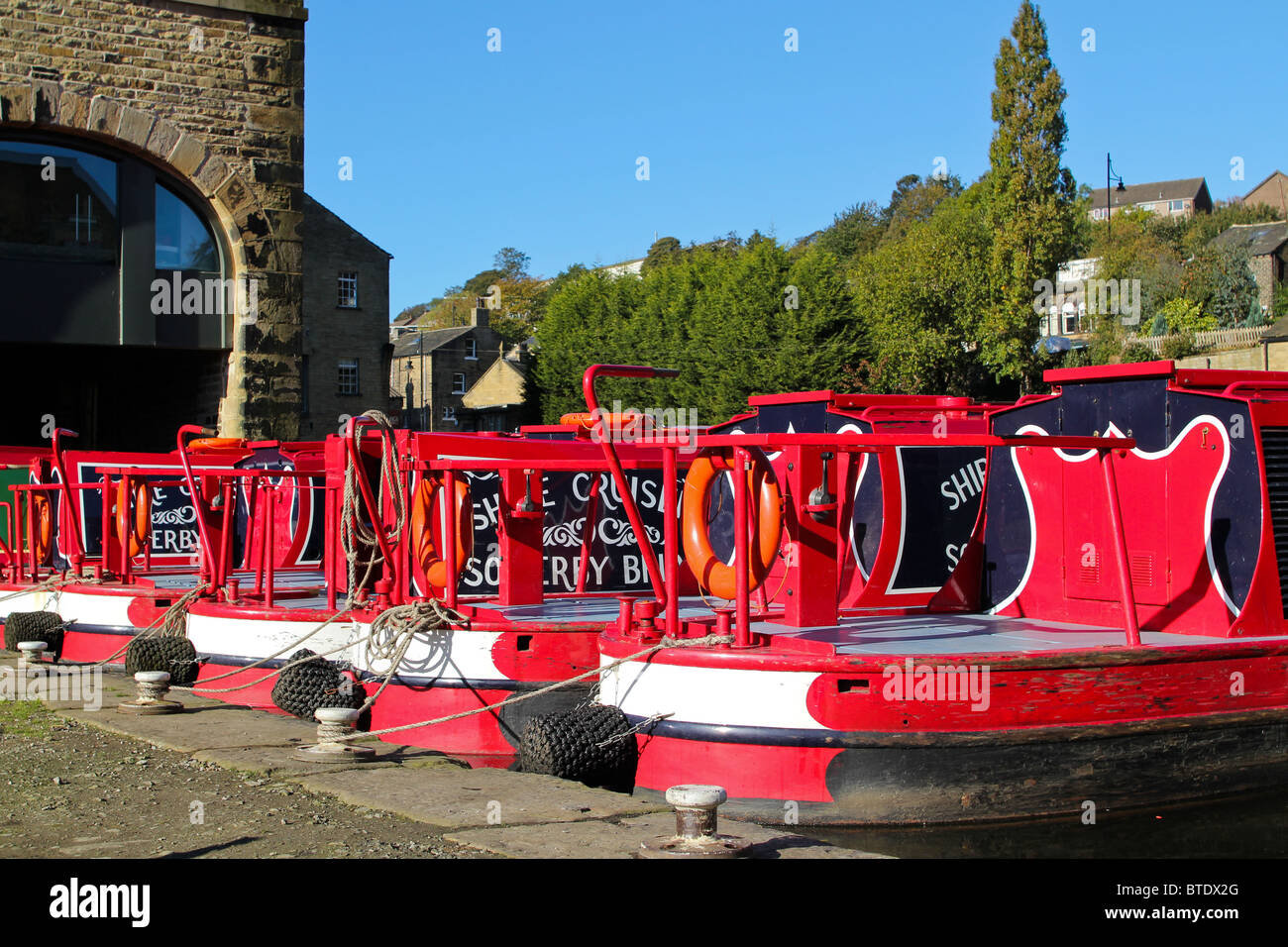 Sowerby bridge canal basin hi-res stock photography and images - Alamy
