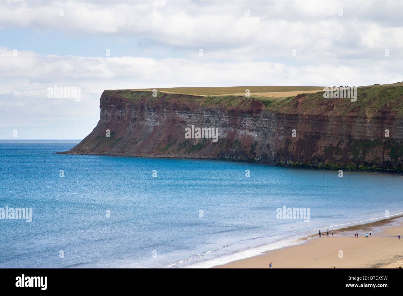 Saltburn and cliffs hi-res stock photography and images - Alamy