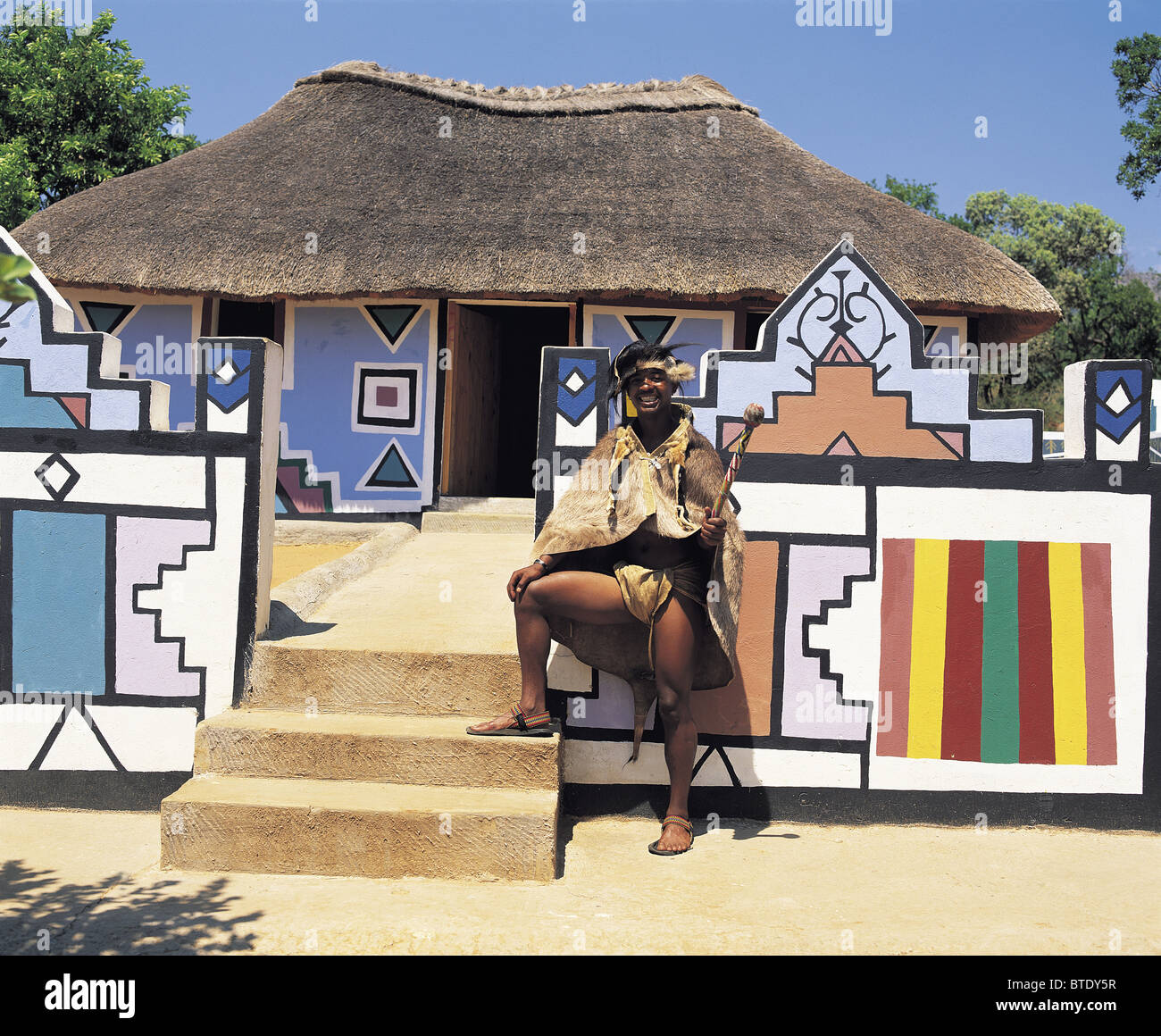 Ndebele house hi-res stock photography and images - Alamy