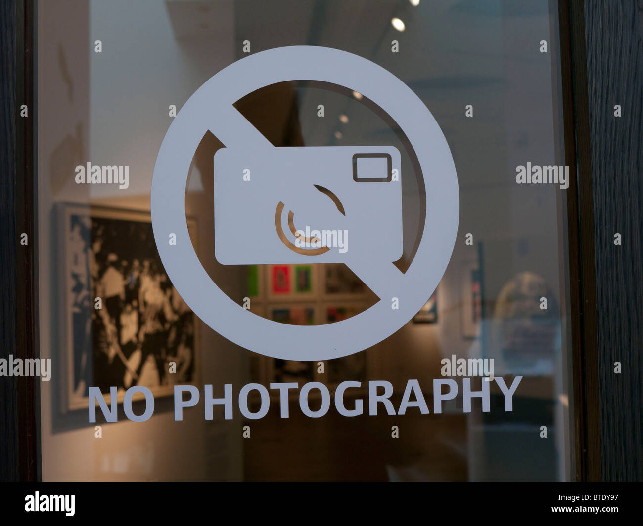 Museum sign rules hi-res stock photography and images - Alamy