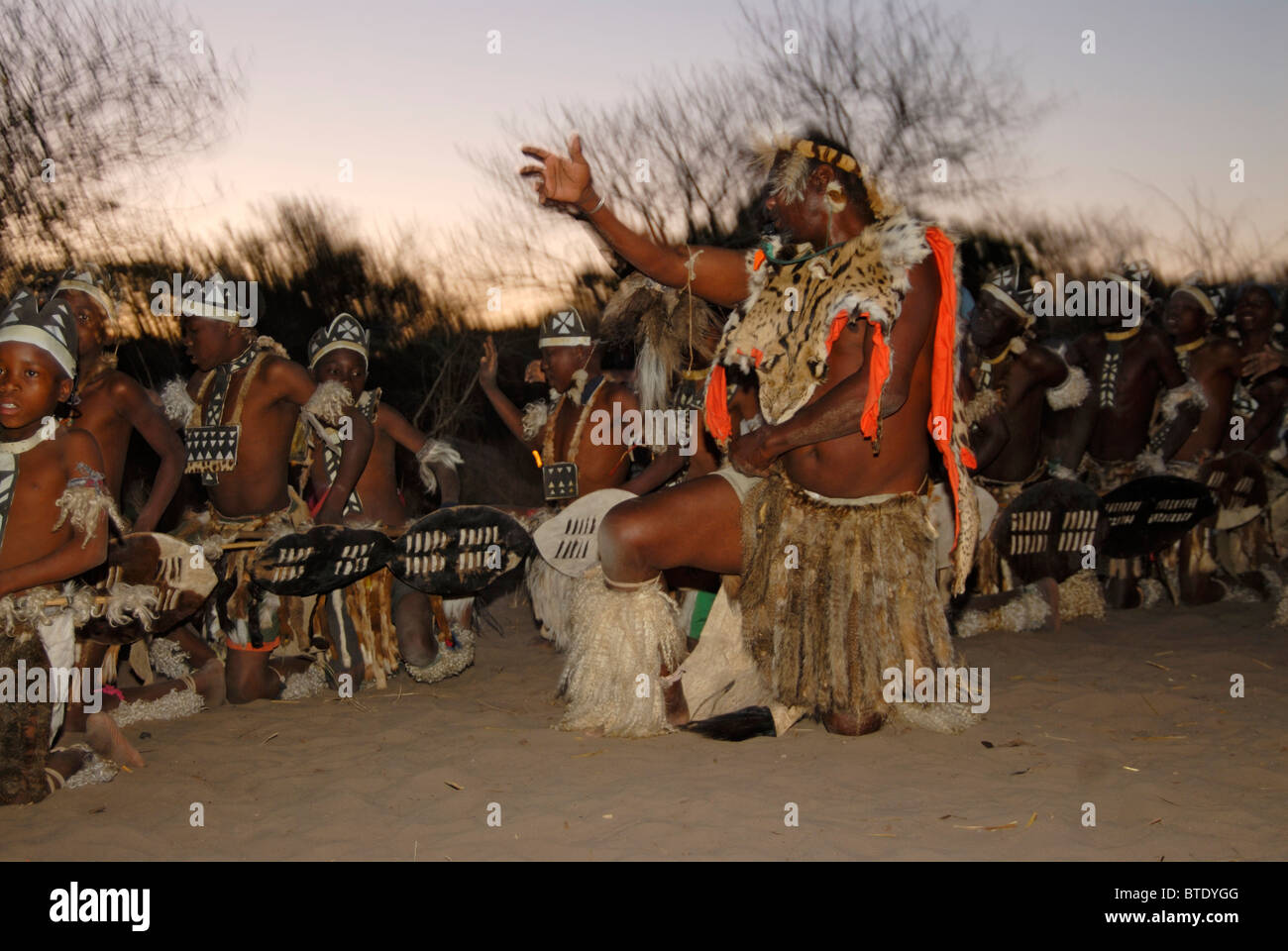 African traditional dancers hi-res stock photography and images - Alamy