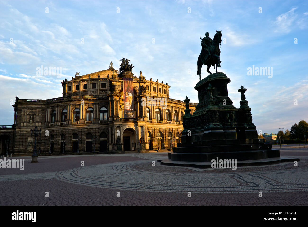 Baroque architectural style hi-res stock photography and images - Alamy