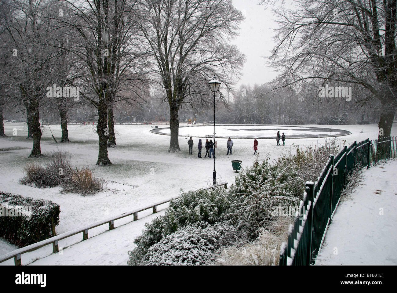 Victoria Park Newbury Berkshire Snow 2009 Stock Photo - Alamy