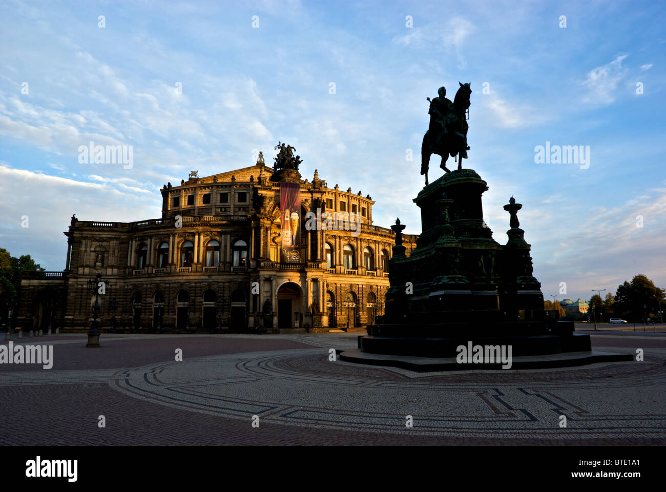 Baroque architectural style hi-res stock photography and images - Alamy