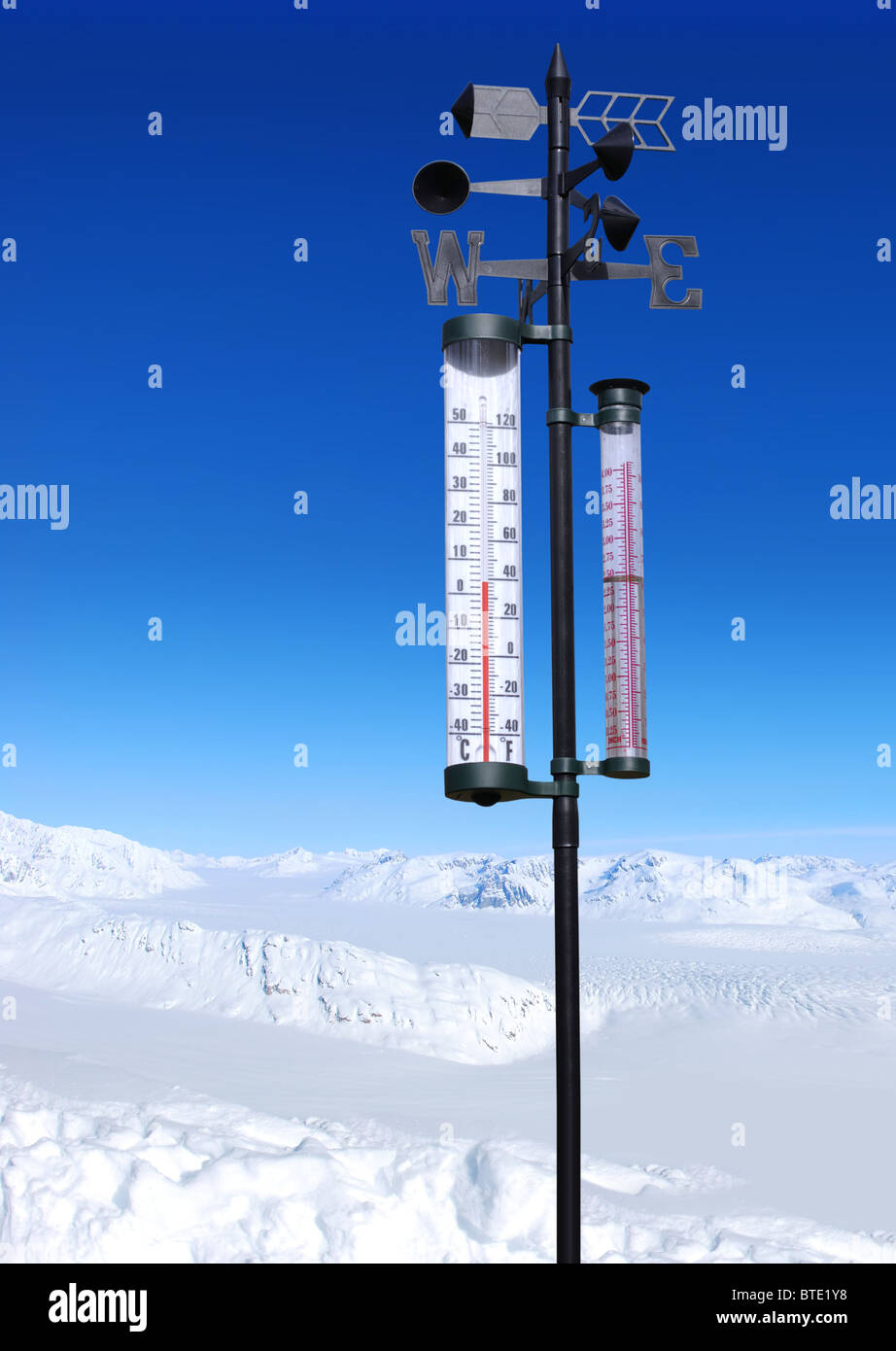 winter mountains on bright sunny day and thermometer Stock Photo - Alamy
