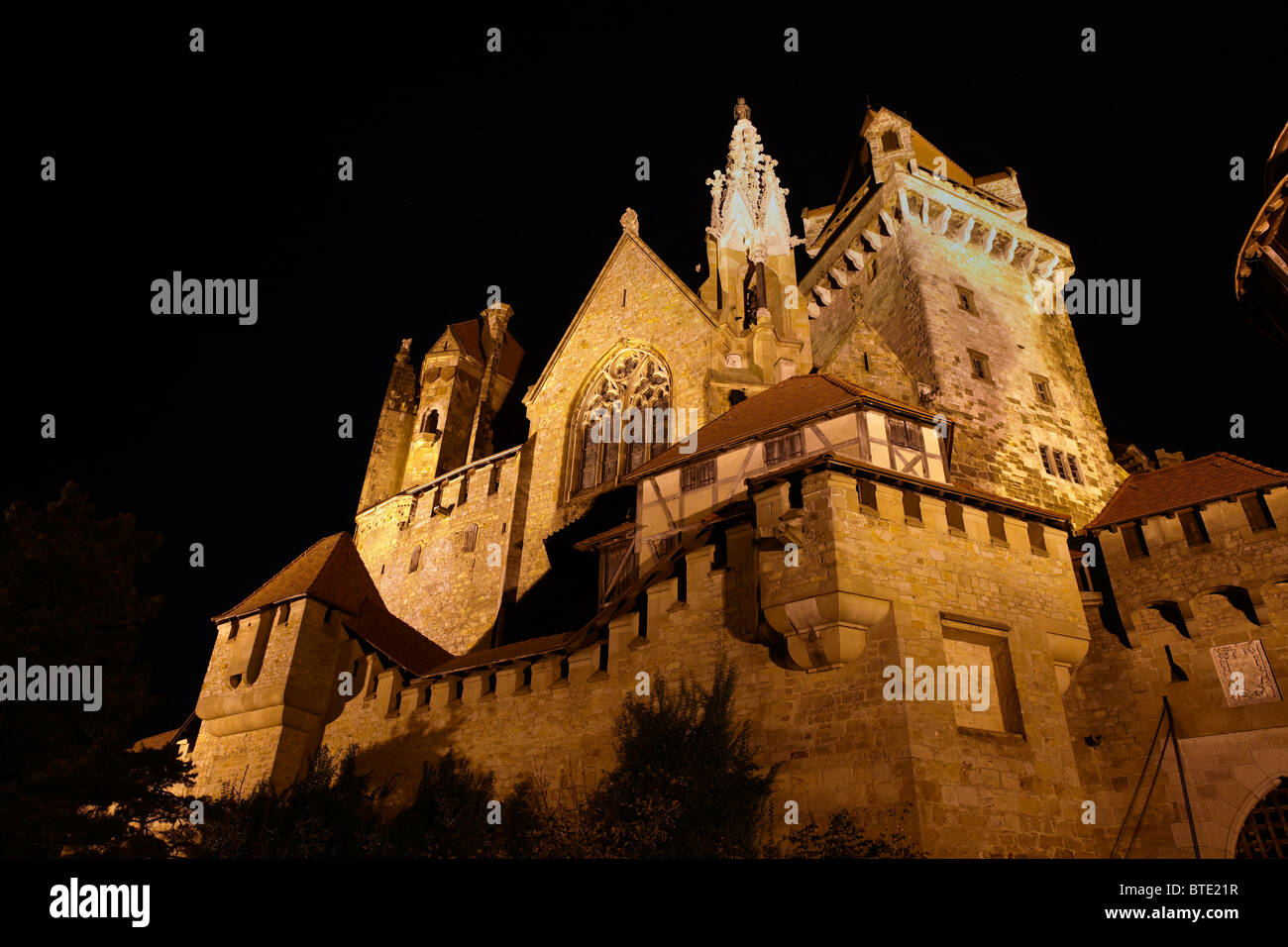 Kreuzenstein Castle at night, Lower Austria Stock Photo - Alamy
