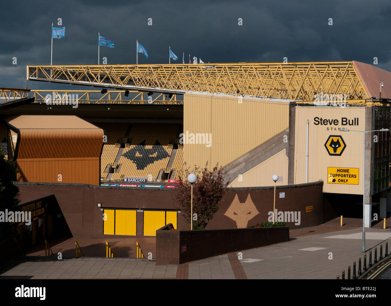 The Steve Bull stand at Molineux stadium in Wolverhampton Stock Photo ...