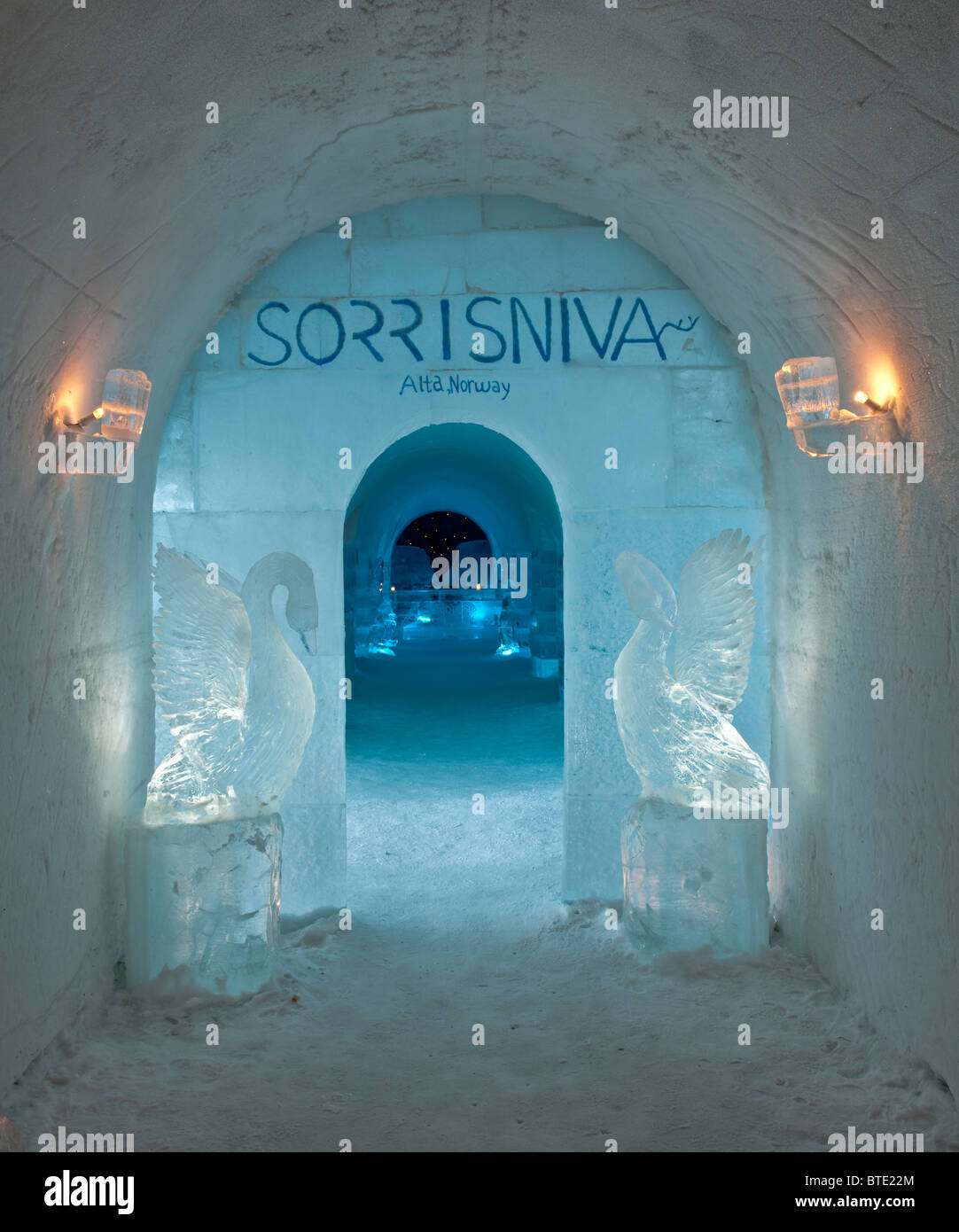 Igloo hotel hi-res stock photography and images - Alamy