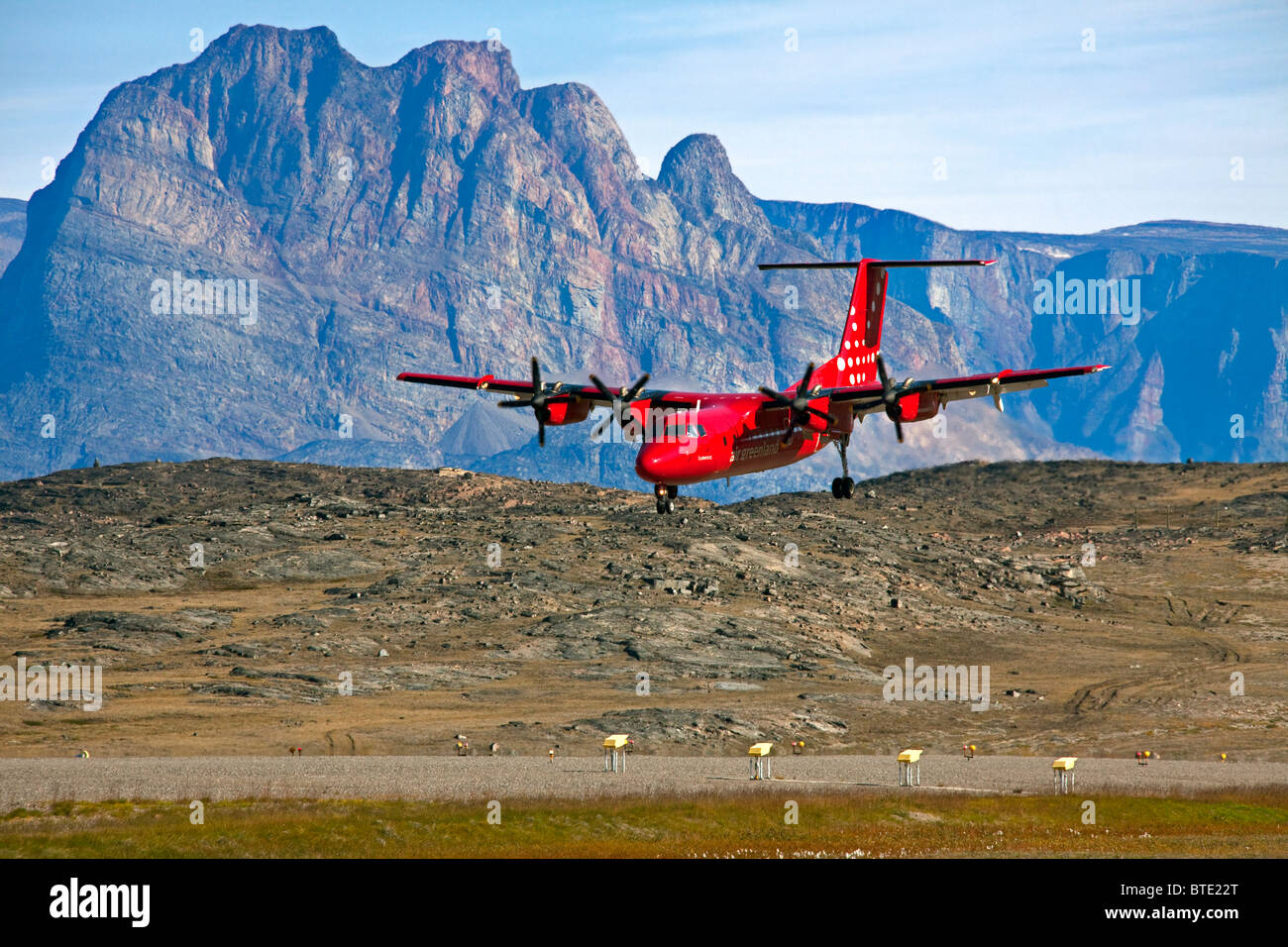 Airplane de Havilland DHC-7 / Dash 7 from Air Greenland landing at the ...
