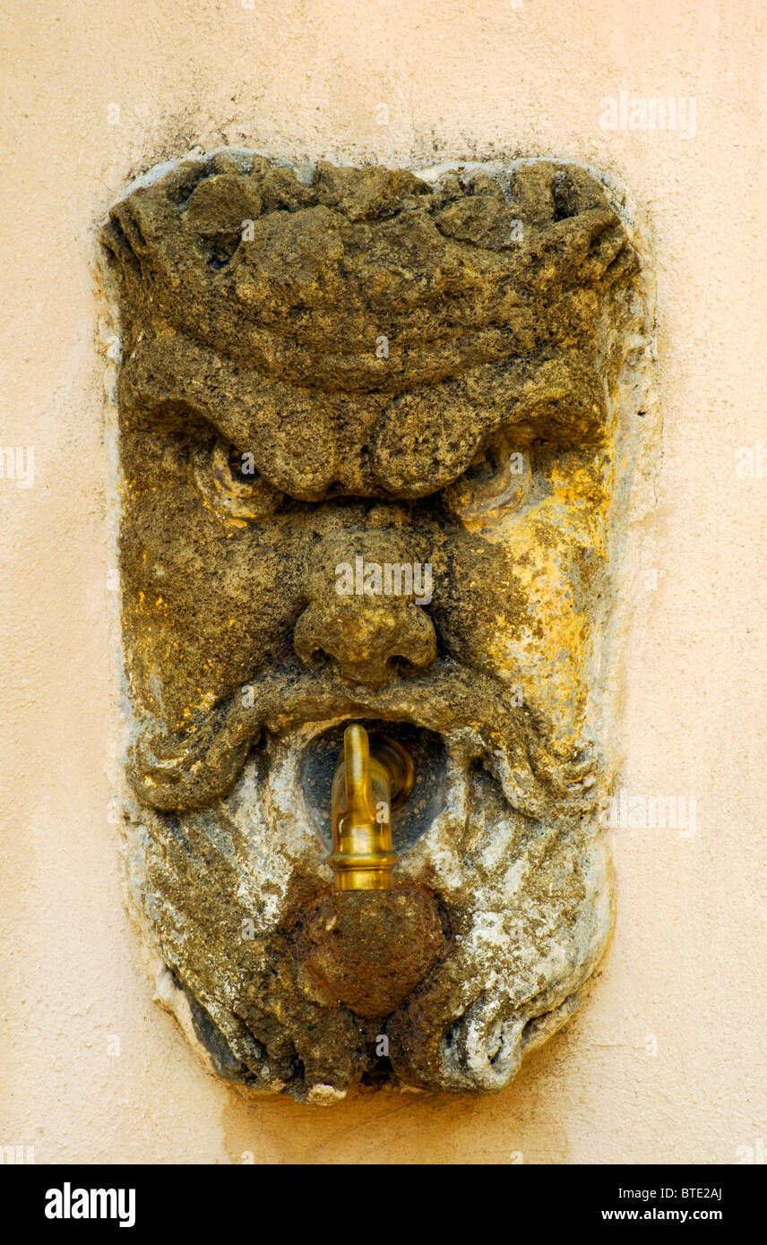 Stone mask hi-res stock photography and images - Alamy