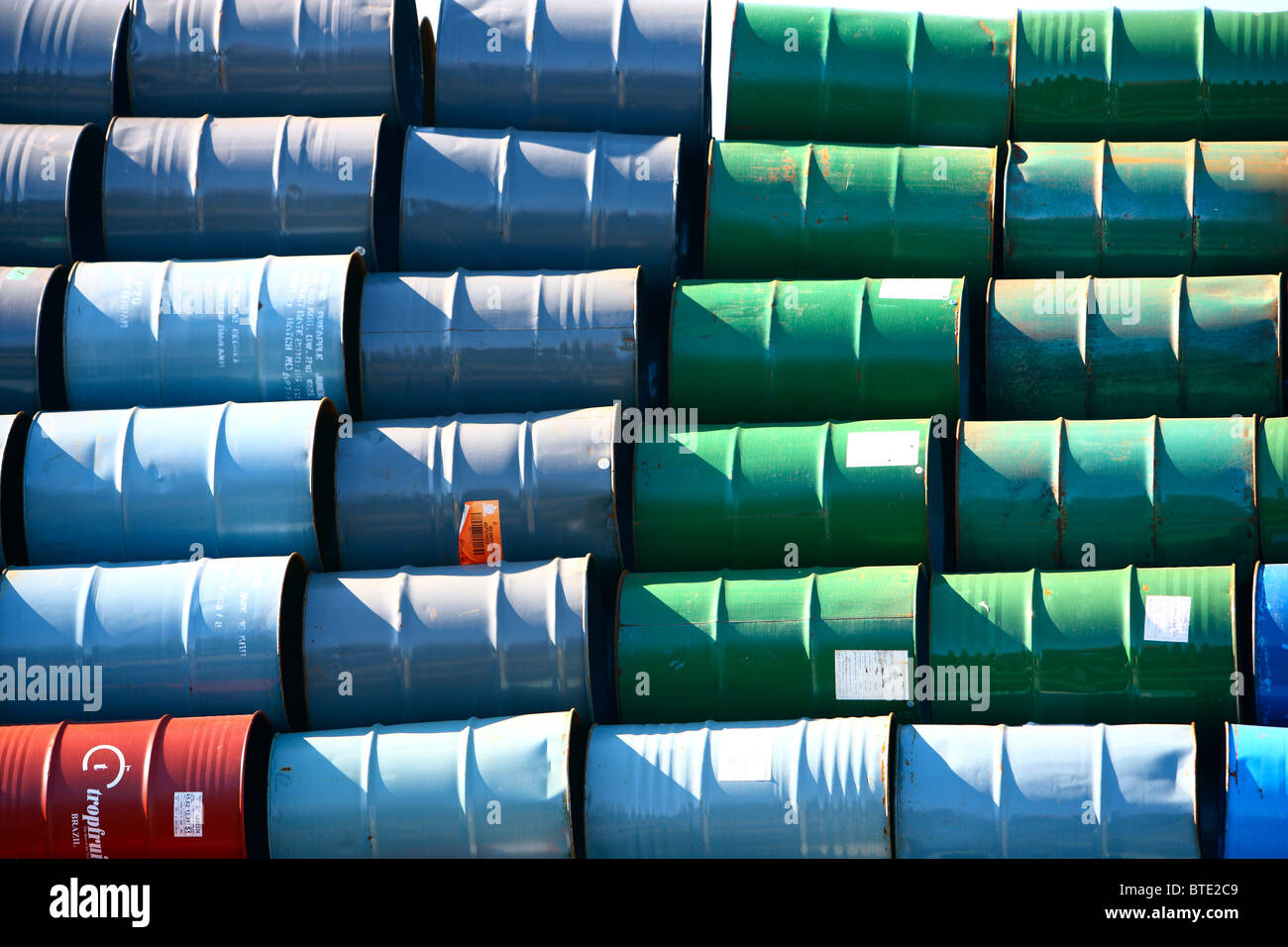 Stacking barrels hi-res stock photography and images - Alamy